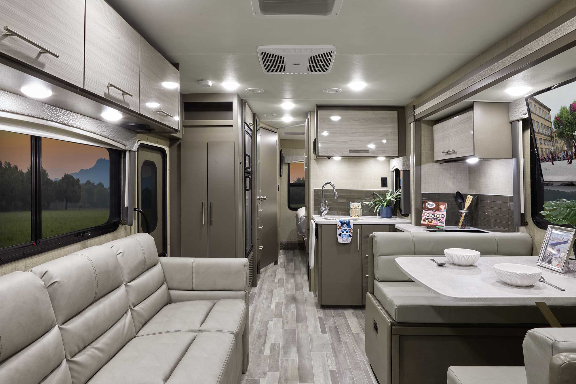 Vegas RUV Class A Motorhomes | Thor Motor Coach